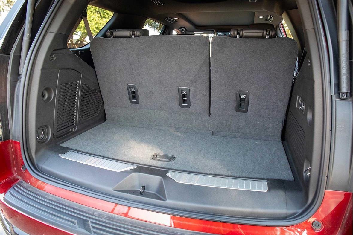 Full-Size Adventurers: 2025 Chevrolet Suburban and Tahoe SUVs | First ...